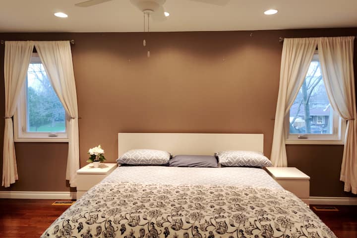Adorable 2-bedrooms With Hall Kitchen & Patio - 런던