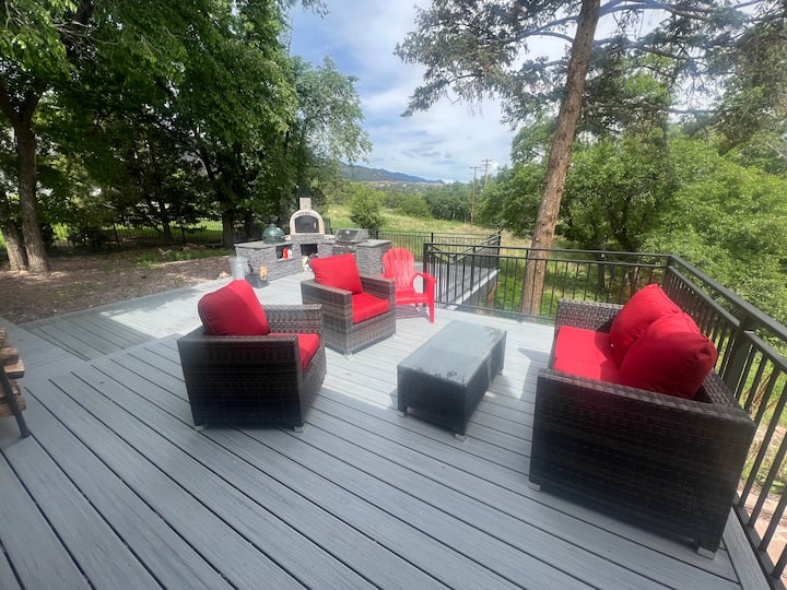 Luxury Modern Home With Stunning Mountain Views - Manitou Springs, CO
