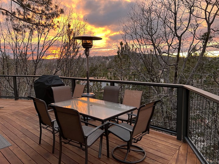 Beautiful Sunset Views! Spacious Family Cabin - Lake Arrowhead, CA