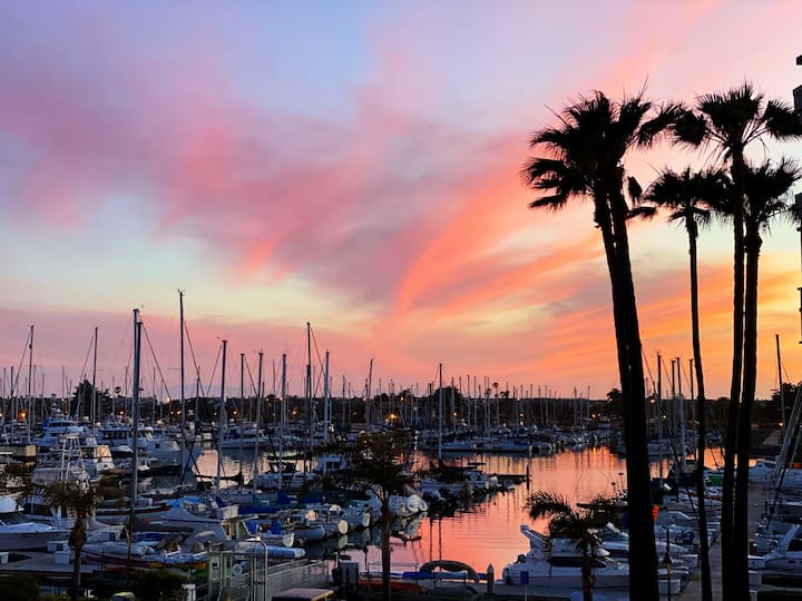 Updated Waterfront Condo *Monthly Discounts* - Oxnard, CA