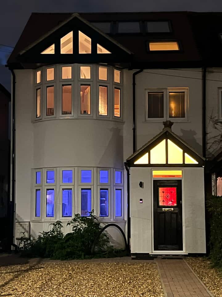 Perfect For Harry Potter 5 Bedrooms 4 Bathrooms - 哈羅