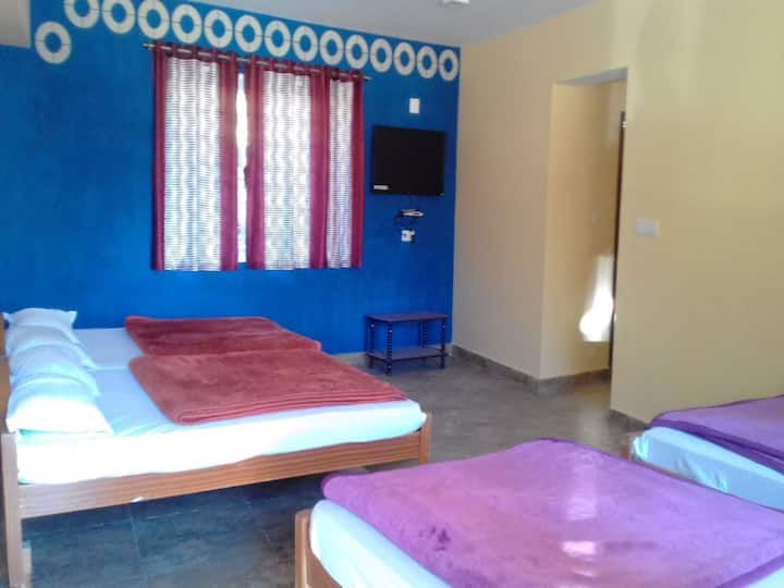 Group Stay Resort With 4 Beds At The Ooty Center - Ooty
