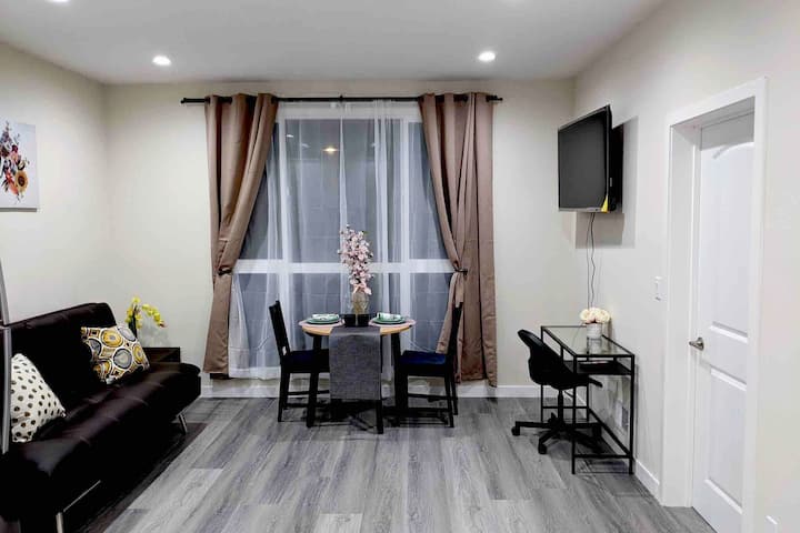 Cozy Newly Remodeled 2 Br / 1 Ba Walk To Bart & Sf - Forest Knolls - San Francisco