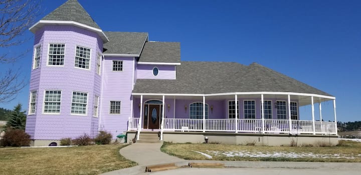 Victorian Home Five Minutes From Downtown Sturgis. - Sturgis, SD