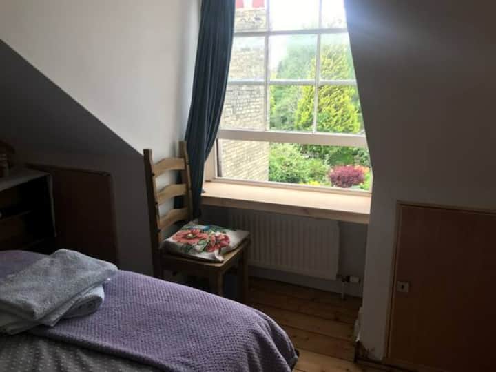 2 Adjoining Rooms, 2 Ensuites - Cambridge