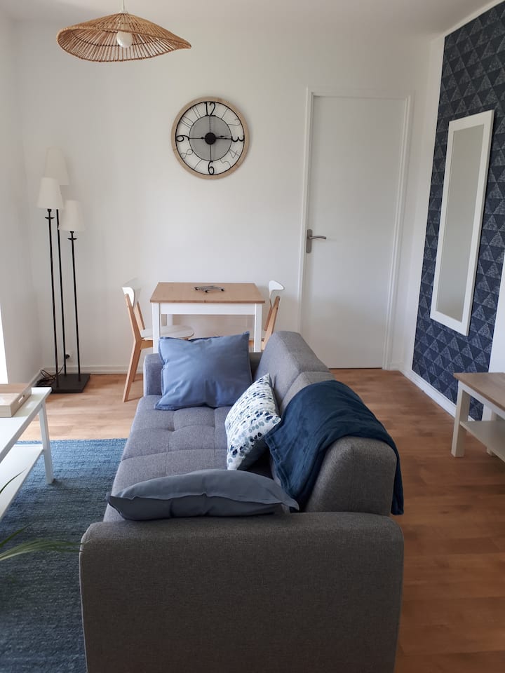 T2 Rénové Avec Place Parking Privée Juste Devant - Manosque
