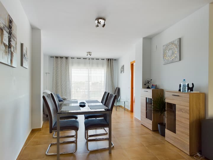 Cozy Sunny Apartment In The Heart Of The City - Calp