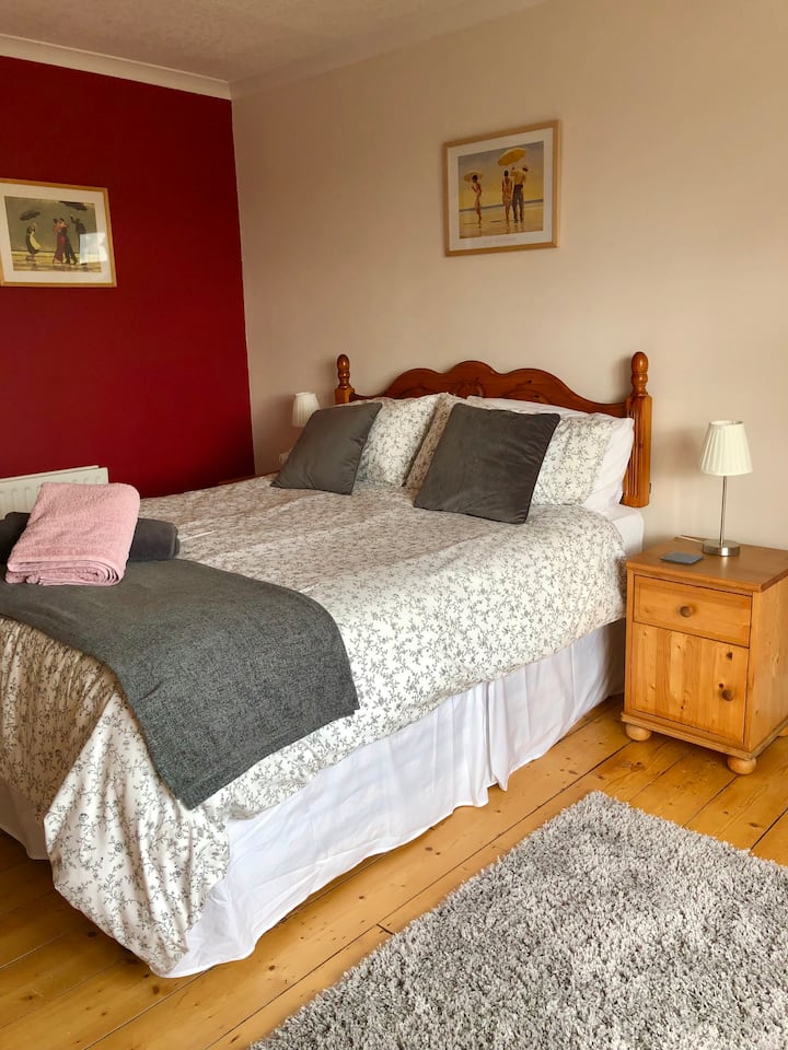 Bay View Ensuite Room, King Size Bed In Lyme Regis - Lyme Regis