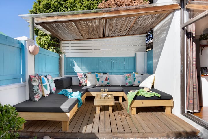 Cheerful Surfer's Haven In Muizenberg - Cape Town
