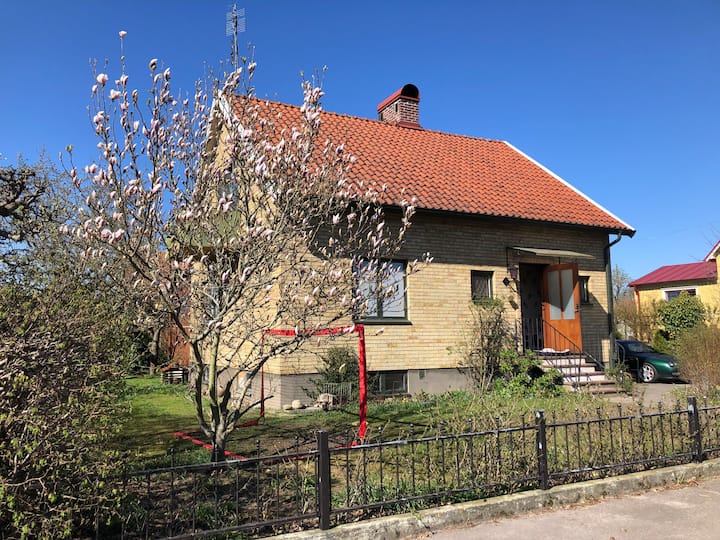 Lummiga Tegelhuset Nära Till Stranden - Halmstad