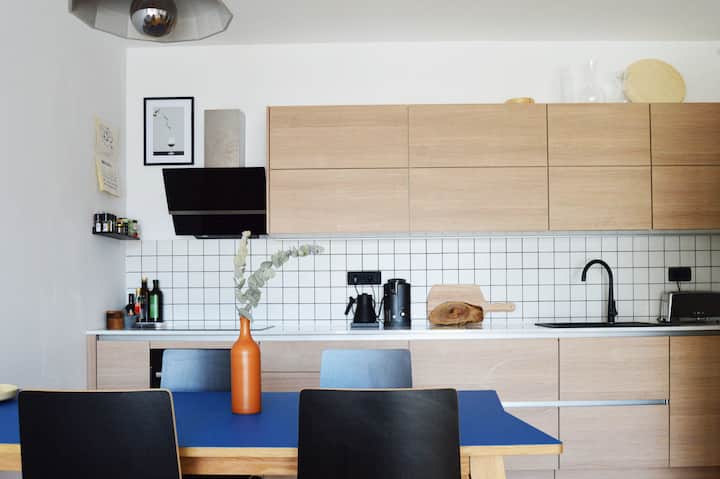 2-bedroom Central Sunlit Apartment (Free Parking) - Ljubljana