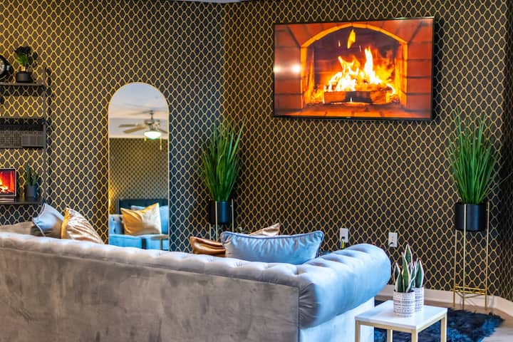 Luxury Modern Condo In Heart Of Irvine - Costa Mesa, CA