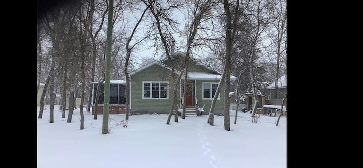 Cozy Retreat W/ Wood Burning Stove, Close To Lake - Manitoba