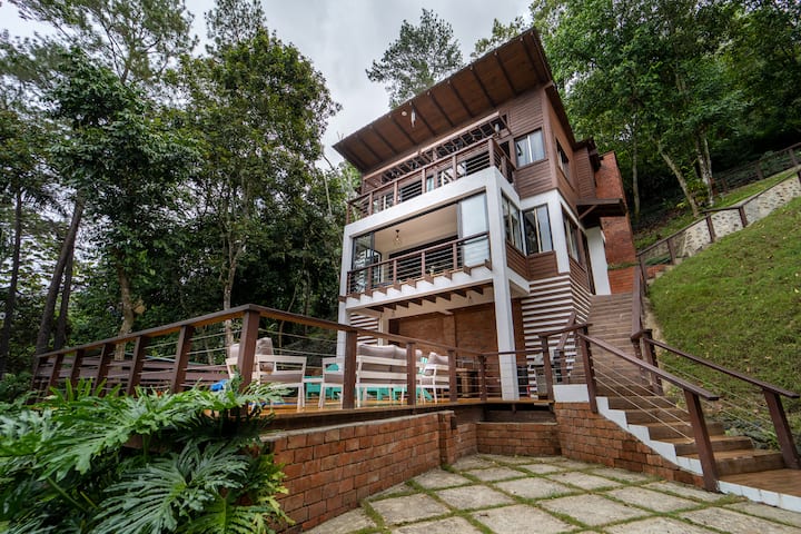 Cálida Villa Con Jacuzzi En  Jarabacoa - Jarabacoa