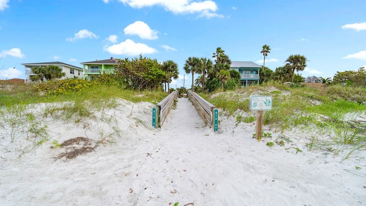 Sea La Vie Cottage By The Beach - Unit B - Clearwater, FL