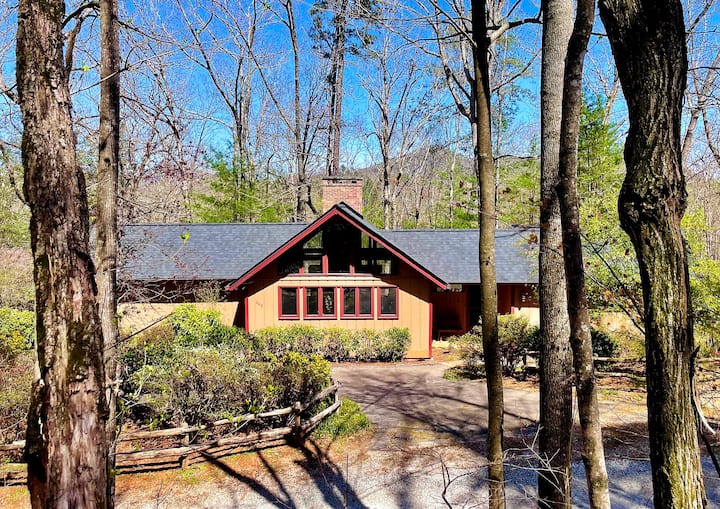 Gorgeous Wooded Home Less Than 1 Mile To Clayton. - Clayton, GA