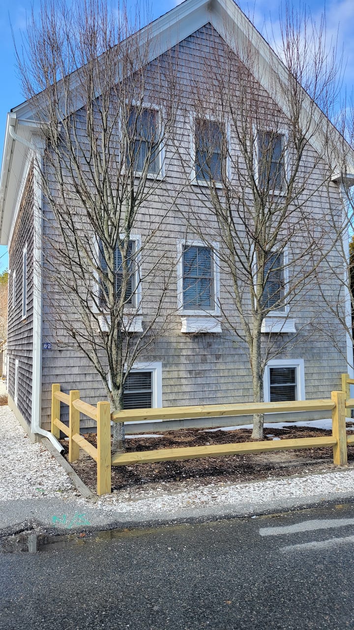 Renovated Lovely One Bedroom With Parking. - Provincetown, MA