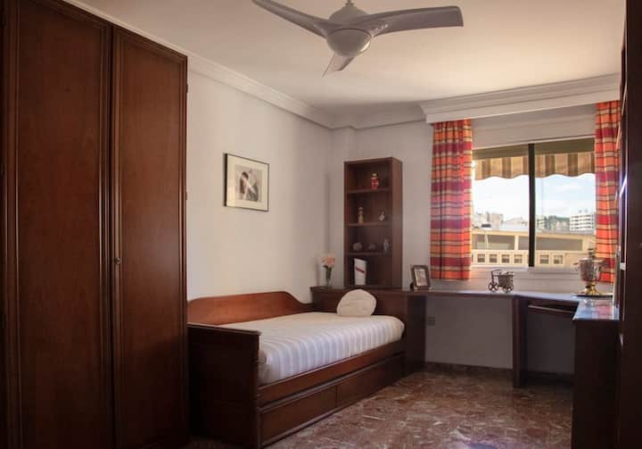 Precioso Dormitorio En Casa Particular En Málaga - Málaga