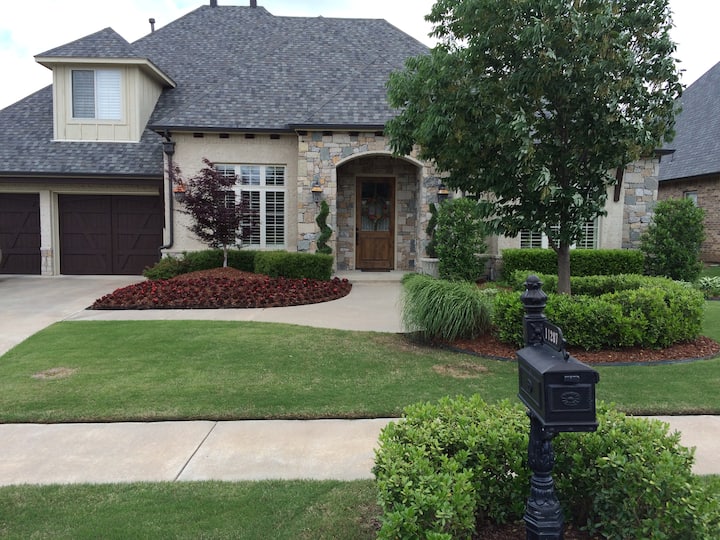 Beautiful 4-bedroom, Located In Gated Community - Tulsa, OK