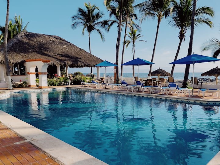 Comfortable 2br Condo Steps Away From The Beach - Nuevo Vallarta