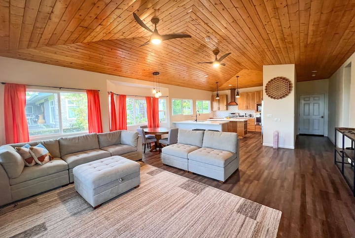 Beautiful Brand New Hawaiian Beach Home - Pāhoa, HI