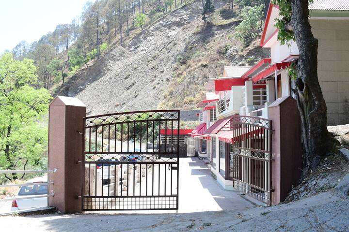 Nainital Forest Homestay
Home In The Jungle - Kaladhungi