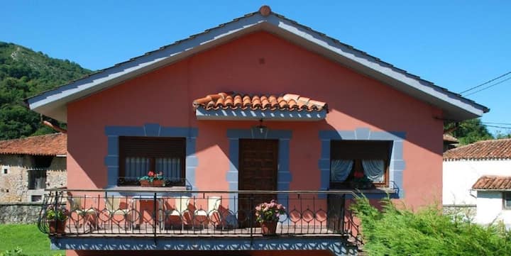 En El Corazón De Picos De Europa - Onís