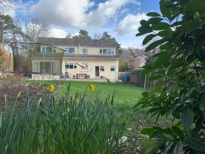 5 Bedroom Home Close To Jurrassic Coast And Beach - Poole