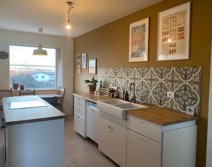 Cozy And Bright Family Apartment - Island