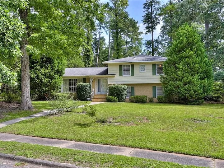 Spacious House With Two Seperate Living Areas - Augusta, GA