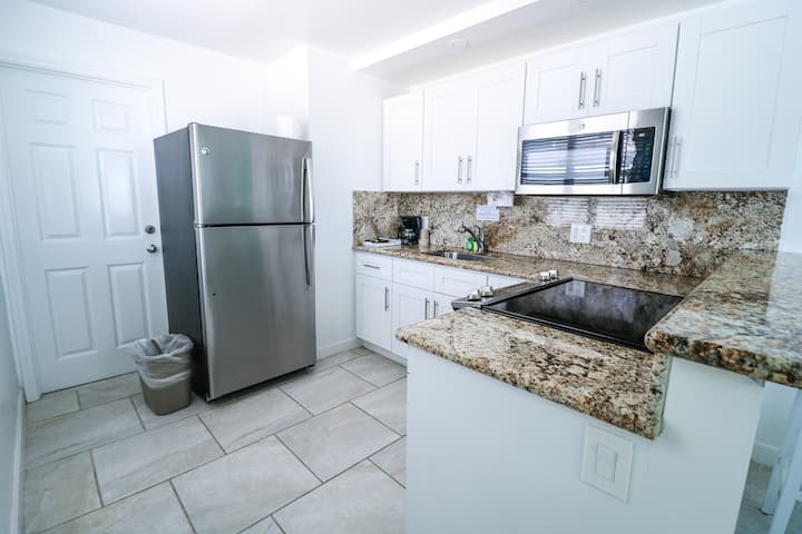 Oceanfront King Suite Beach Walkout Room - Islamorada, FL