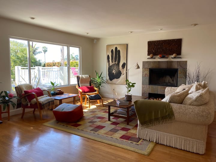 Spacious Ocean View 3 Bedroom Home + Hot Tub - Encinitas, CA