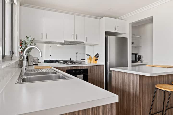 Billy Button House, A Prestige 3 Bedroom House - Jindabyne