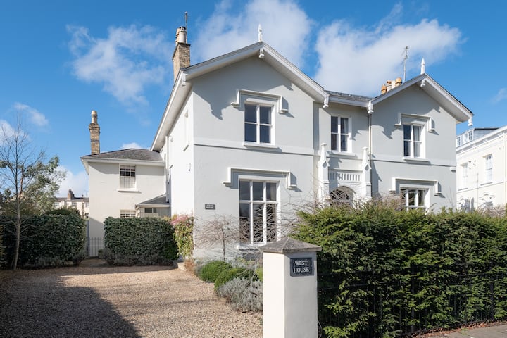 Gracious Regency Villa. Central Location. - Cheltenham