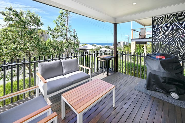 Spacious New 2 Bedroom Kings Beach Townhouse Zf2 - Golden Beach