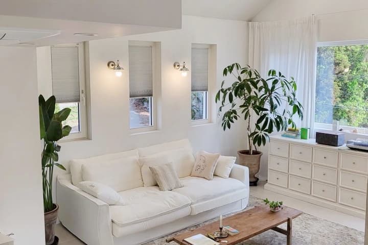 Charming Classic Private Hideaway In Aewol Jeju - Ciudad de Jeju