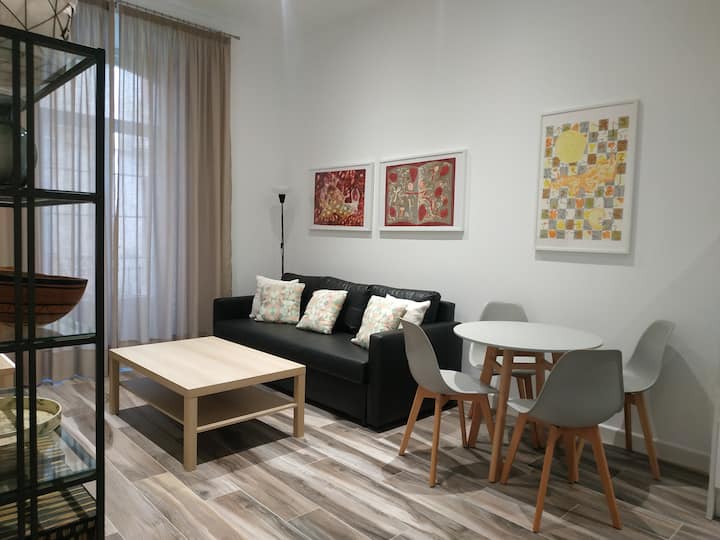 Apartamento Cerca A Catedral. 2 Balcones Exterior. - Málaga