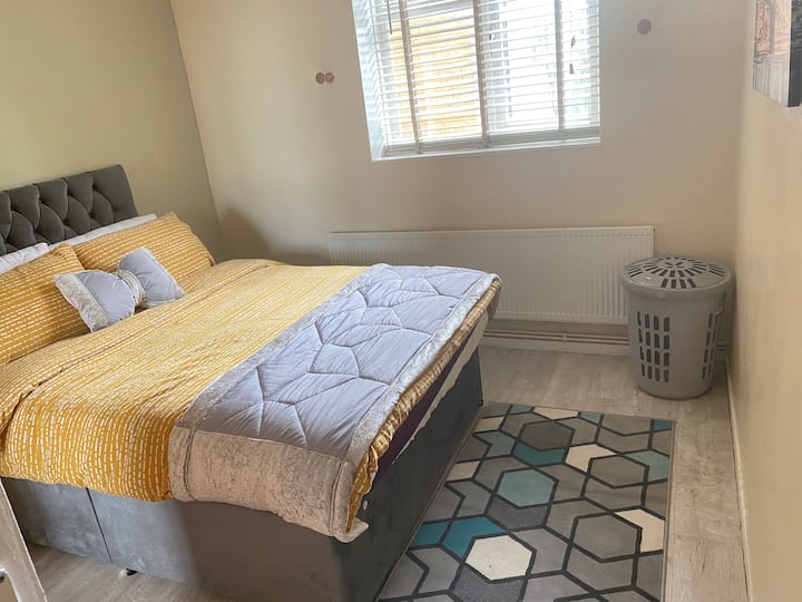 Cozy - Spacious Flat - Free Parking - 크로이던