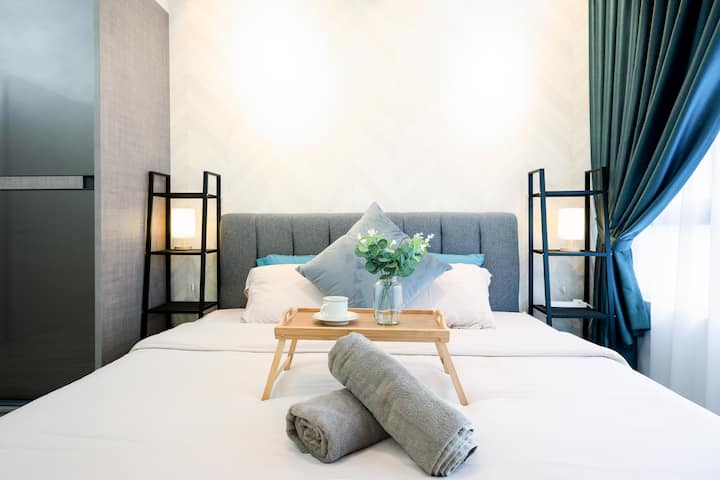 8pax Millerz Okr Poolview Resort, Near Midvalley - Kuala Lumpur