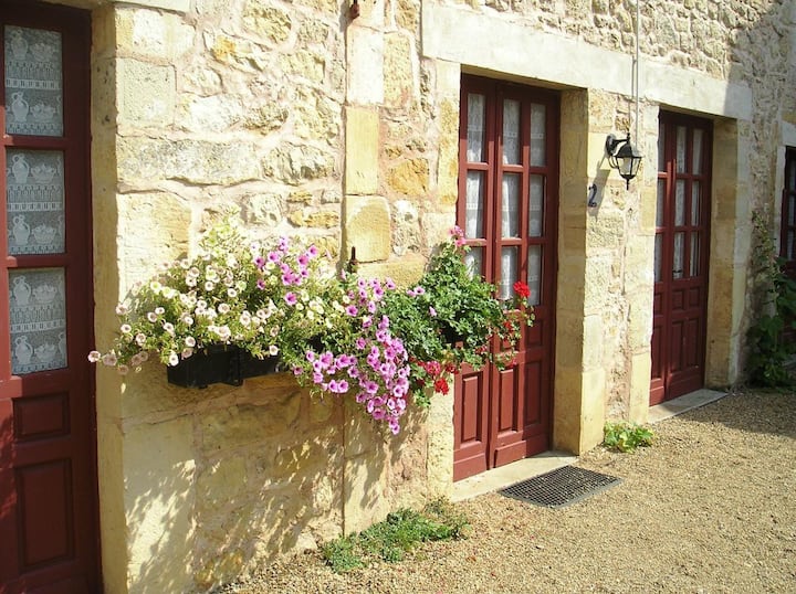 Cottage In Hautefort, 2 Bedrooms H2 - Périgord