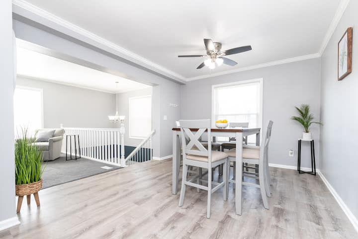 Clean And Modern 2 Bedroom Condo - Hudson, OH