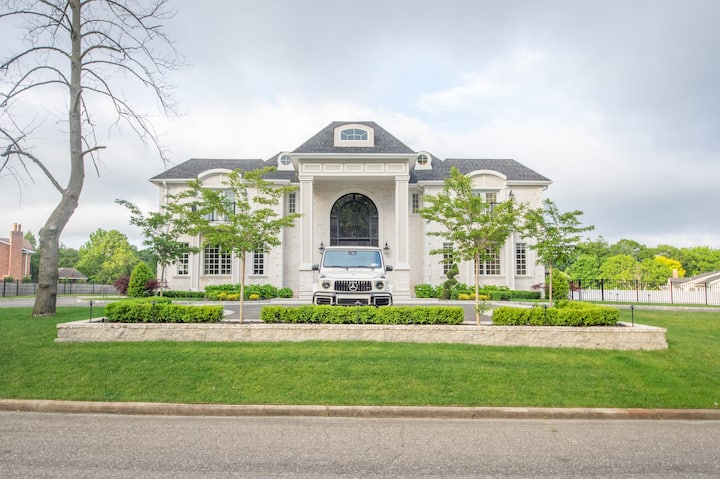 Magical Oasis Villa Mansion W/ Indoor B-ball Court - Cold Spring Harbor Fish Hatchery & Aquarium