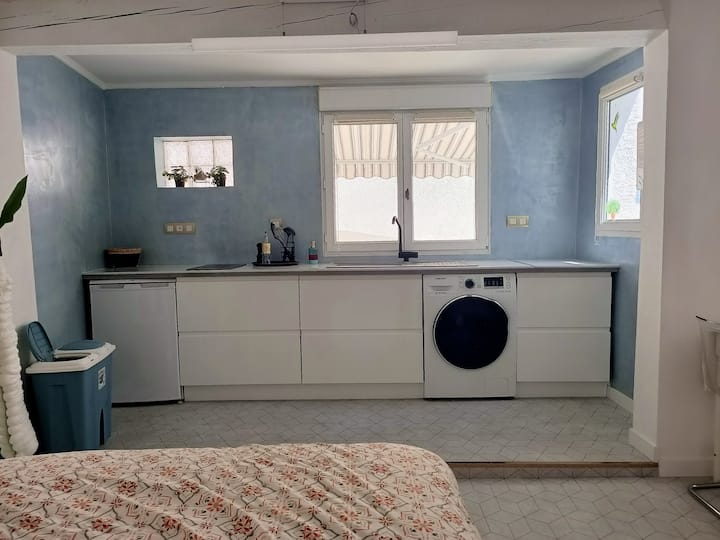 Martigues Adorable Petite Guest House. - Martigues
