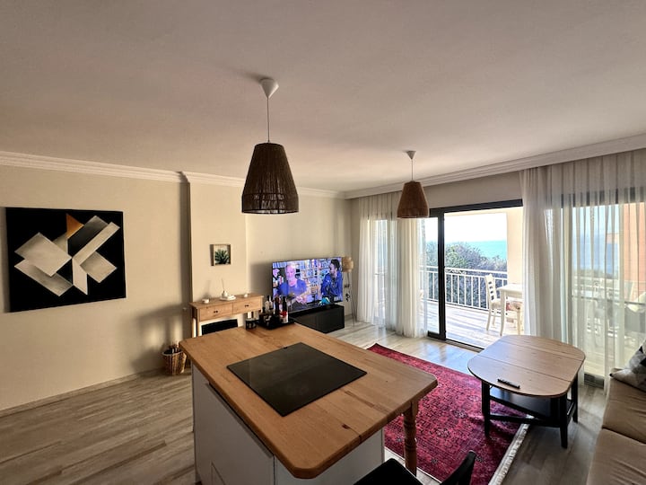 Huzurlu Ve Deniz Manzaralı Daire - Kuşadası