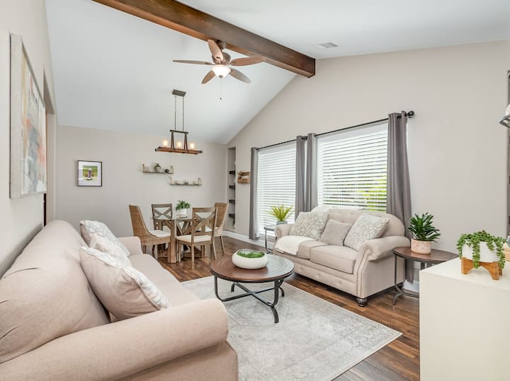 Spacious Home Near Highway To Yosemite. - Fresno, CA