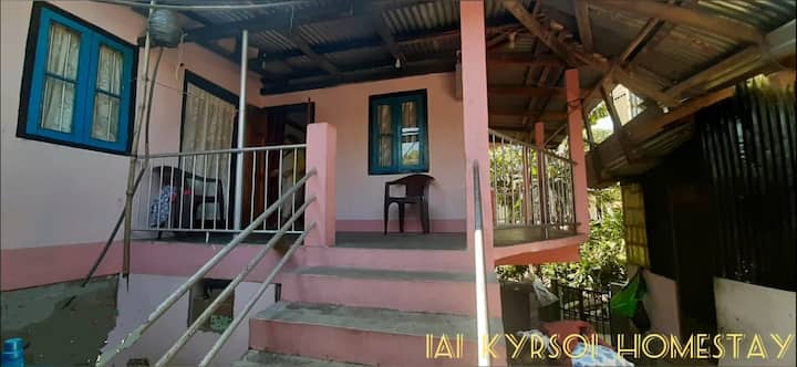 Iai  Kyrsoi Homestay - マウリノン