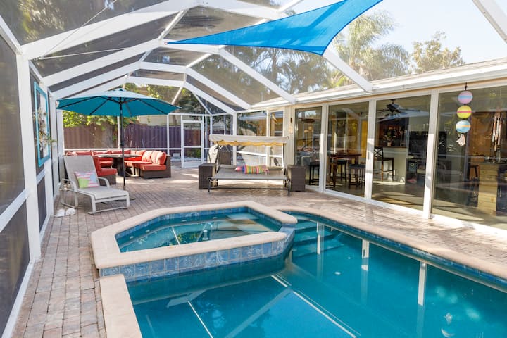 Pool Home Close To Beaches And Downtown - Sarasota, FL