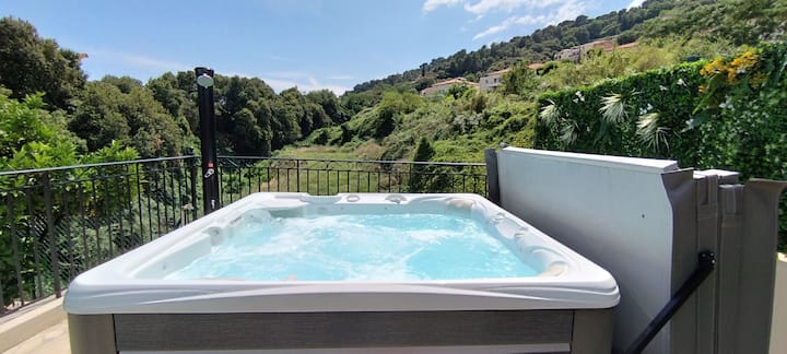 2p With Private Jacuzzi In Lower Villa Surrounded By Greenery, Near Nice - Nizza