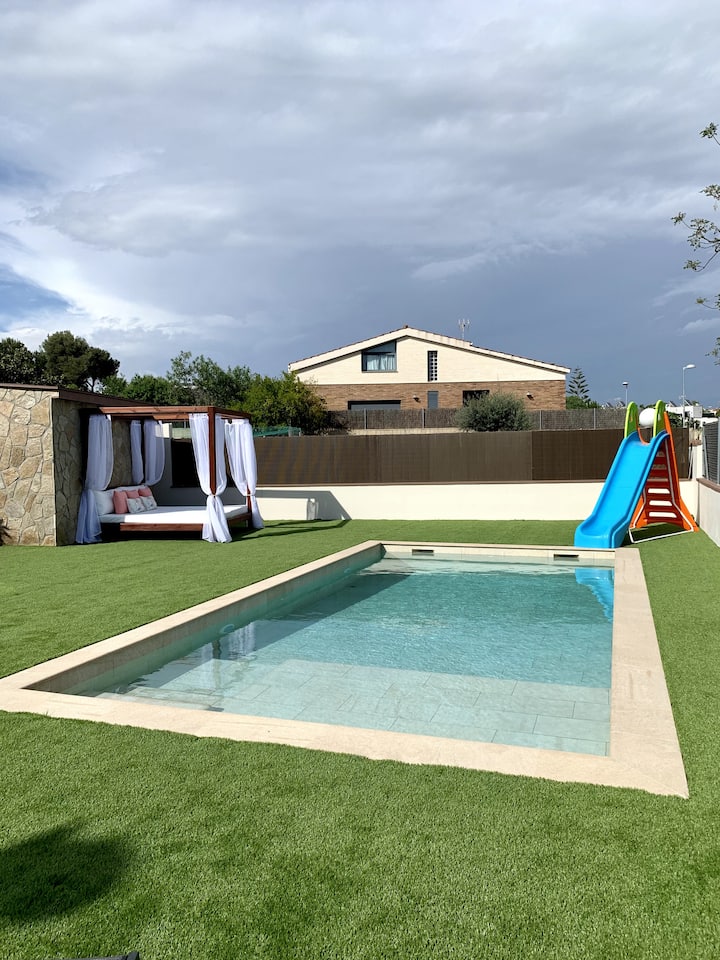 Acogedora Casa Con Piscina Cerca De La Playa - Vilanova i la Geltrú