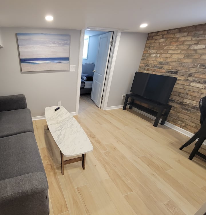 Bloor&christie New Lower Level 1br/1ba, Laundry. - Toronto